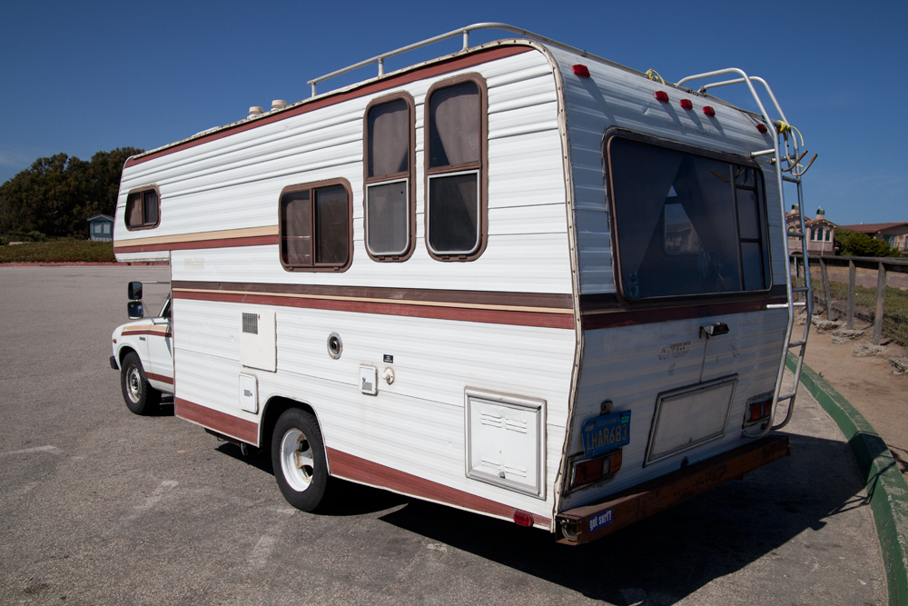 1983 20' Toyota New Horizon RV